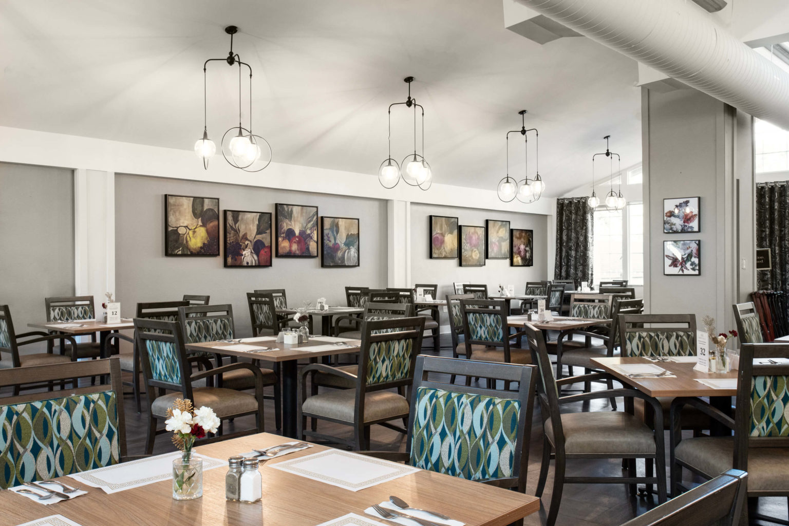 Senior Living Photo Gallery | Oakmont Gardens in Santa Rosa